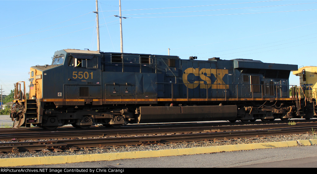 CSXT 5501 on Q140-23
